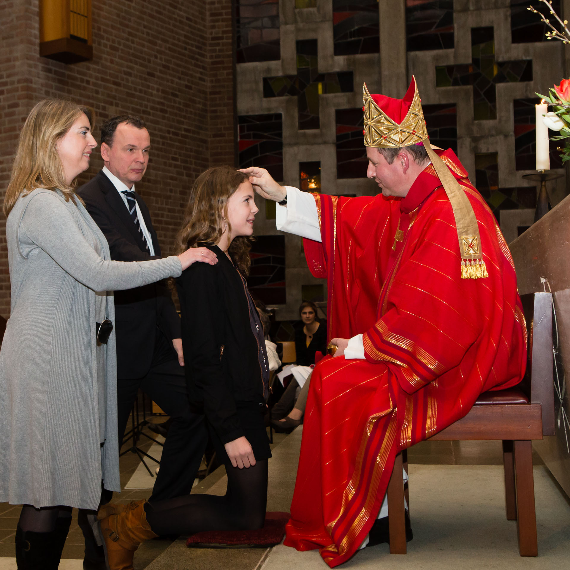 Viering van het Heilig Vormsel olv Mgr. H.W. Woorts – 12apostelen